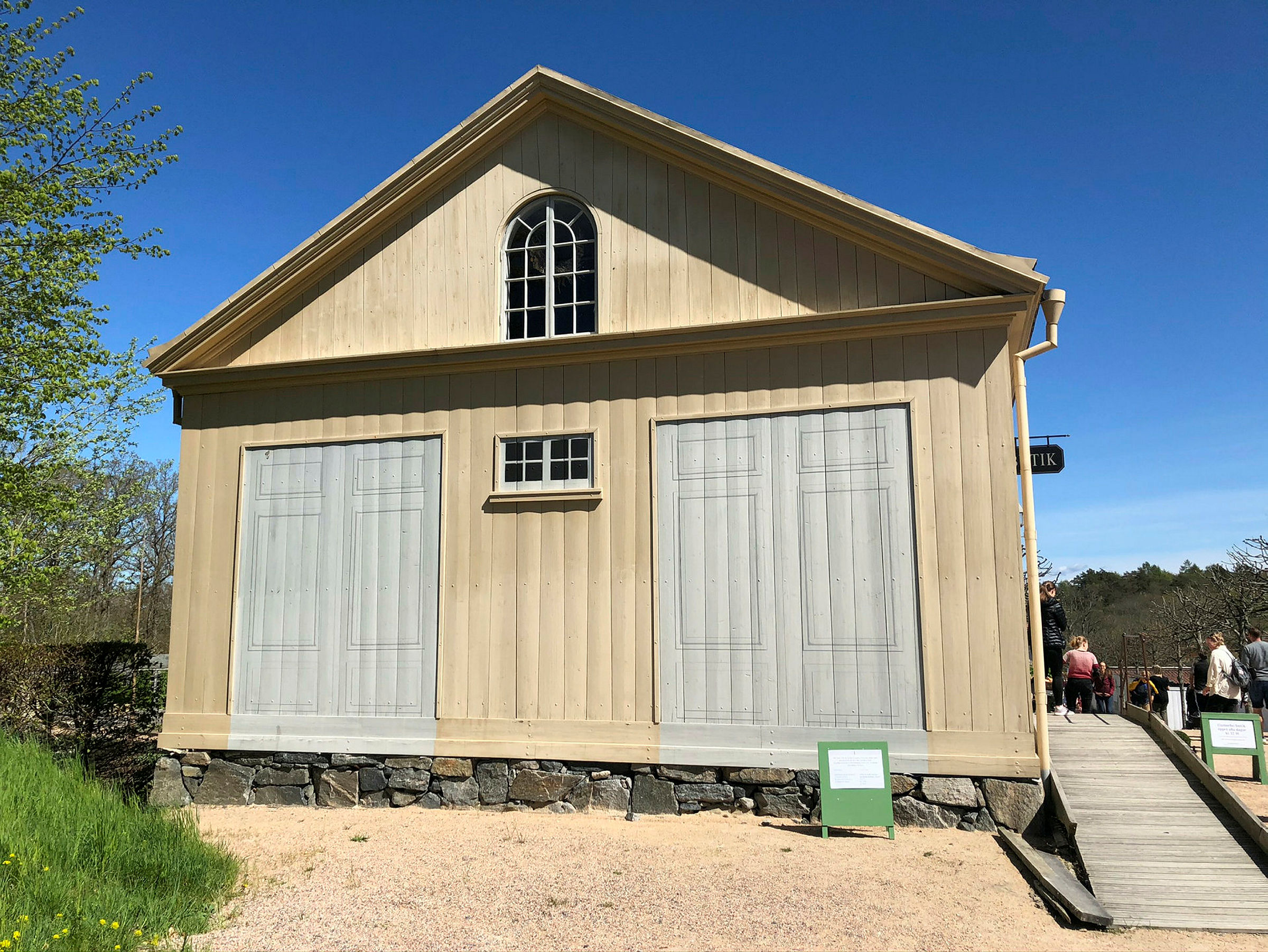 De gula husen - Slöjd & Byggnadsvård